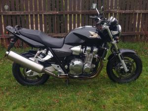 Melns Honda CB 2003 Akmenė, ar dzinēja tilpumu 1.30 L un nobraukumu 56 tūkst. km par 3350 €, foto 5 vietnē AUTOMOTO.COM.LV