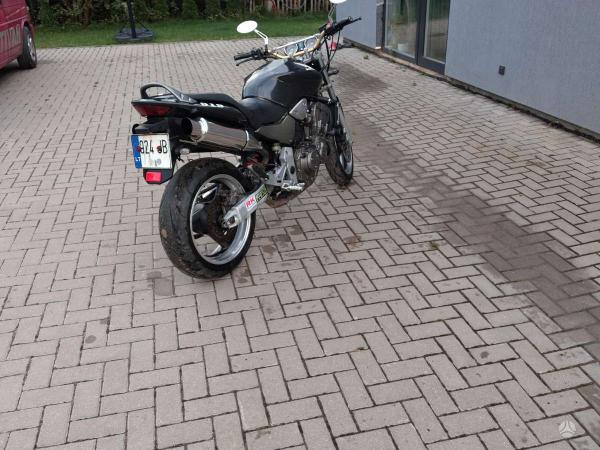 Melns Honda CB 2004 Vievis, ar dzinēja tilpumu 0.92 L un nobraukumu 41 tūkst. km par 2400 €, foto 5 vietnē AUTOMOTO.COM.LV