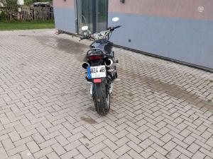 Melns Honda CB 2004 Vievis, ar dzinēja tilpumu 0.92 L un nobraukumu 41 tūkst. km par 2400 €, foto 6 vietnē AUTOMOTO.COM.LV