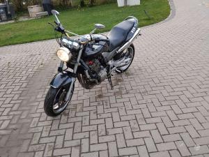 Melns Honda CB 2004 Vievis, ar dzinēja tilpumu 0.92 L un nobraukumu 41 tūkst. km par 2400 €, foto 8 vietnē AUTOMOTO.COM.LV