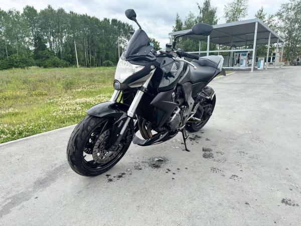 Melns Honda CB 2008 Naujoji Akmenė, ar dzinēja tilpumu 1.00 L un nobraukumu 29 tūkst. km par 3200 €, foto 4 vietnē AUTOMOTO.COM.LV