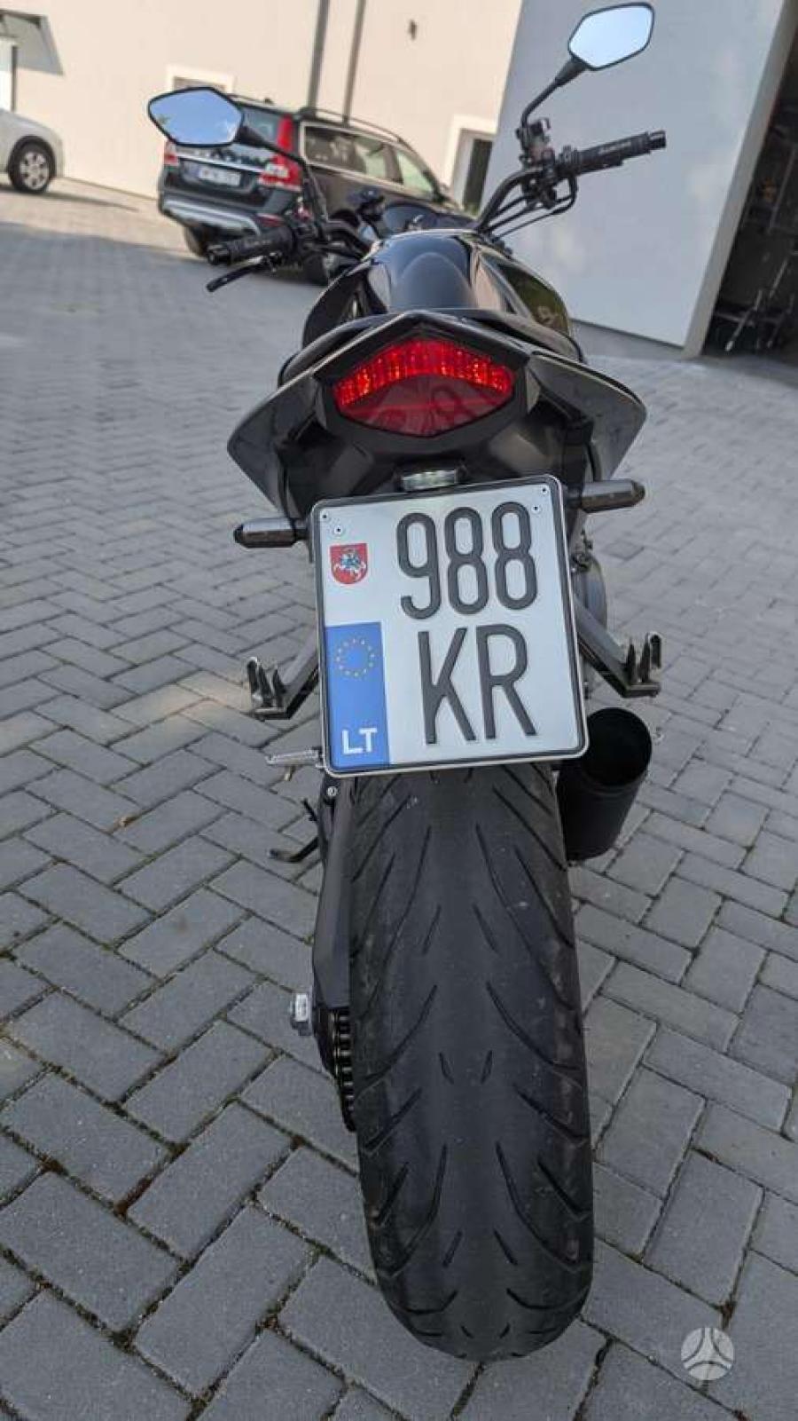 Black Honda CB 2010 in Kaunas, with an engine capacity of 1.00 L and mileage of 49 thousand km for 4700 €, photo 6 on AUTOMOTO.COM.LV