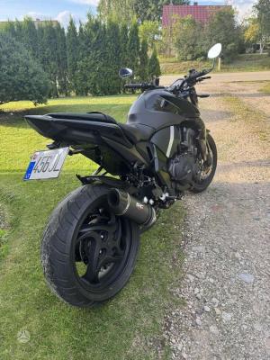 Black Honda CB 2010 in Lazdijai, with an engine capacity of 1.00 L and mileage of 36 thousand km for 4800 €, photo 4 on AUTOMOTO.COM.LV