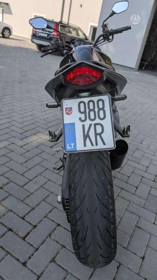 Black Honda CB 2010 in Kaunas, with an engine capacity of 1.00 L and mileage of 49 thousand km for 4100 €, photo 6 on AUTOMOTO.COM.LV