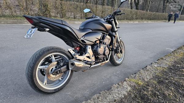 Melns Honda CB 2011 Tauragė, ar dzinēja tilpumu 0.60 L un nobraukumu 0 tūkst. km par 2999 €, foto 1 vietnē AUTOMOTO.COM.LV