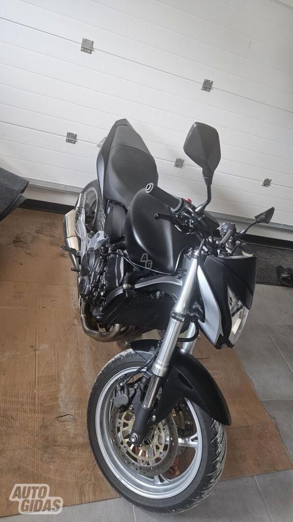 Melns Honda CB 2011 Tauragė, ar dzinēja tilpumu 0.60 L un nobraukumu 0 tūkst. km par 2999 €, foto 3 vietnē AUTOMOTO.COM.LV