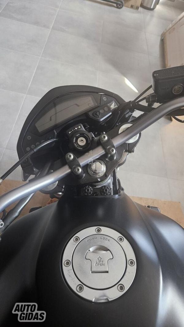 Melns Honda CB 2011 Tauragė, ar dzinēja tilpumu 0.60 L un nobraukumu 0 tūkst. km par 2999 €, foto 4 vietnē AUTOMOTO.COM.LV