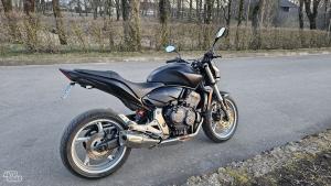 Melns Honda CB 2011 Tauragė, ar dzinēja tilpumu 0.60 L un nobraukumu 0 tūkst. km par 2999 €, foto 6 vietnē AUTOMOTO.COM.LV