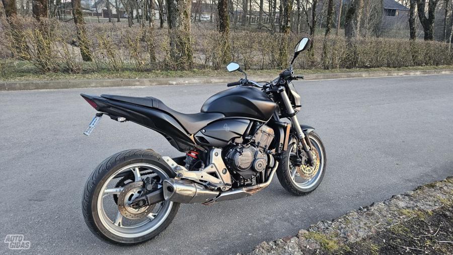 Melns Honda CB 2011 Tauragė, ar dzinēja tilpumu 0.60 L un nobraukumu 0 tūkst. km par 2999 €, foto 6 vietnē AUTOMOTO.COM.LV
