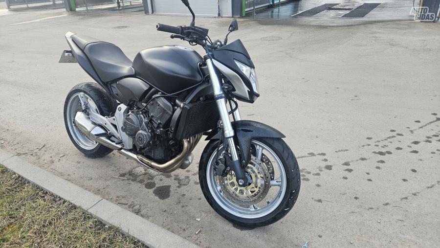 Melns Honda CB 2011 Tauragė, ar dzinēja tilpumu 0.60 L un nobraukumu 0 tūkst. km par 2999 €, foto 12 vietnē AUTOMOTO.COM.LV