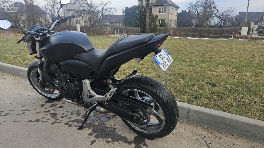 Melns Honda CB 2011 Tauragė, ar dzinēja tilpumu 0.60 L un nobraukumu 0 tūkst. km par 2999 €, foto 15 vietnē AUTOMOTO.COM.LV