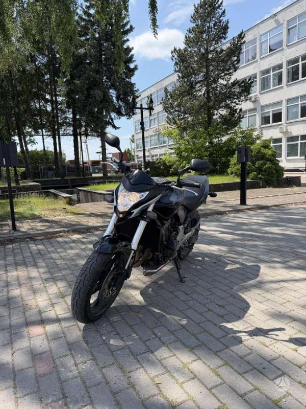 Melns Honda CB 2011 Kauņa, ar dzinēja tilpumu 0.60 L un nobraukumu 46 tūkst. km par 3800 €, foto 1 vietnē AUTOMOTO.COM.LV