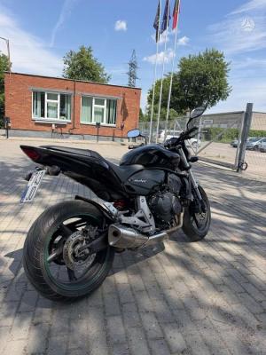 Melns Honda CB 2011 Kauņa, ar dzinēja tilpumu 0.60 L un nobraukumu 46 tūkst. km par 3800 €, foto 4 vietnē AUTOMOTO.COM.LV