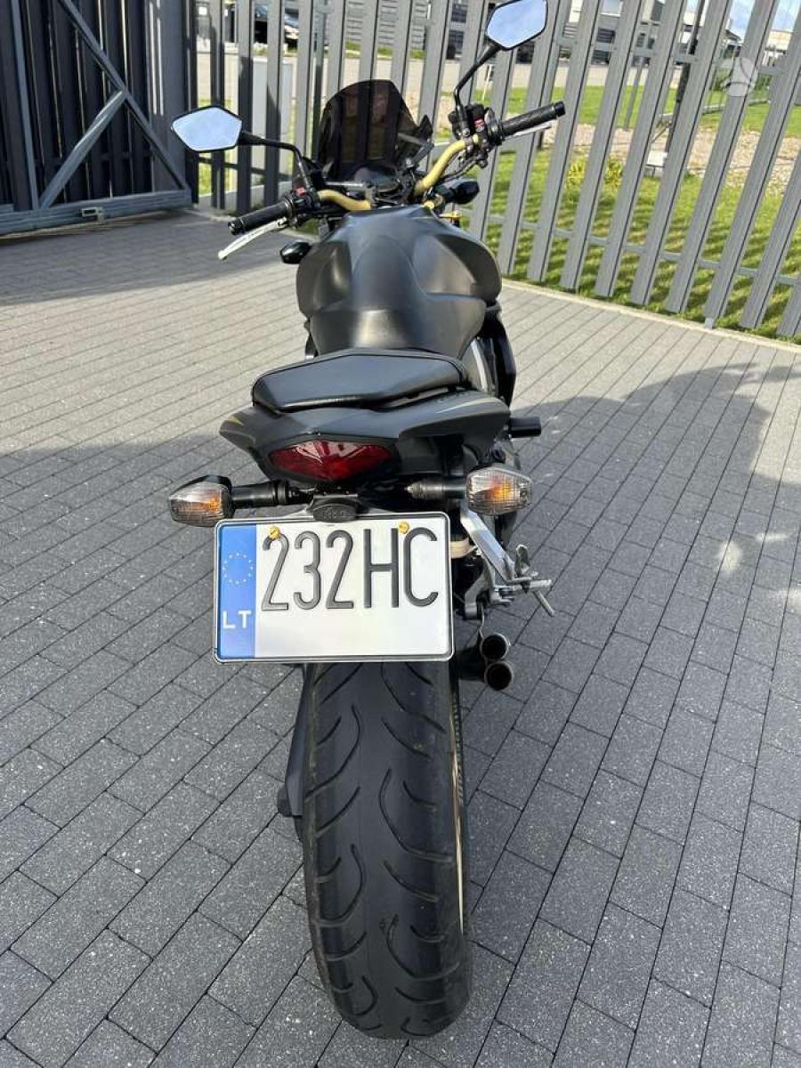 Black Honda CB 2013 in Klaipeda, with an engine capacity of 1.00 L and mileage of 63 thousand km for 4500 €, photo 4 on AUTOMOTO.COM.LV