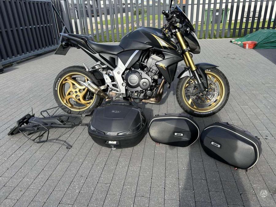 Black Honda CB 2013 in Klaipeda, with an engine capacity of 1.00 L and mileage of 63 thousand km for 4500 €, photo 8 on AUTOMOTO.COM.LV