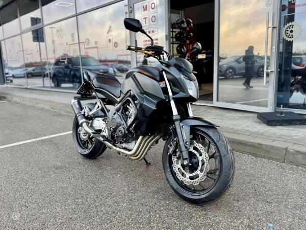 Melns Honda CB 2015 Viļņa, ar dzinēja tilpumu 0.65 L un nobraukumu 14 tūkst. km par 4199 €, foto 6 vietnē AUTOMOTO.COM.LV