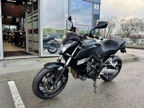 Melns Honda CB 2015 Viļņa, ar dzinēja tilpumu 0.65 L un nobraukumu 14 tūkst. km par 4199 €, foto 9 vietnē AUTOMOTO.COM.LV