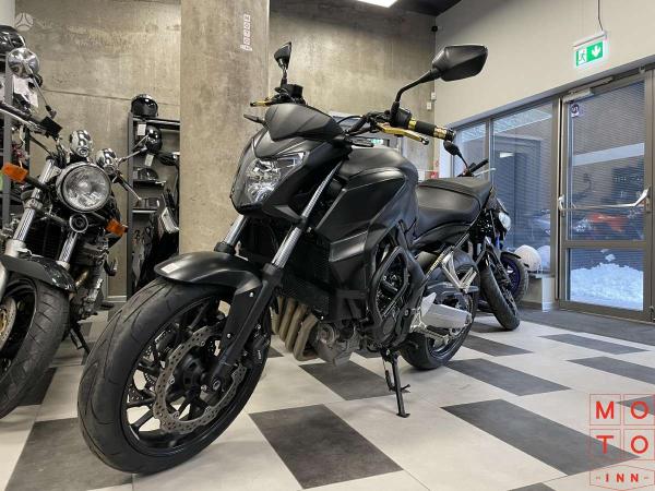 Black Honda CB 2015 in Riga, with an engine capacity of 0.65 L and mileage of 14 thousand km for 4199 €, photo 1 on AUTOMOTO.COM.LV