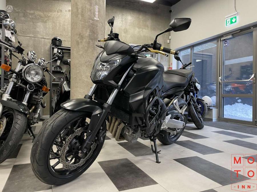 Black Honda CB 2015 in Riga, with an engine capacity of 0.65 L and mileage of 14 thousand km for 4199 €, photo 1 on AUTOMOTO.COM.LV