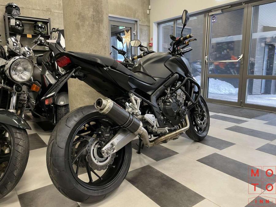 Black Honda CB 2015 in Riga, with an engine capacity of 0.65 L and mileage of 14 thousand km for 4199 €, photo 4 on AUTOMOTO.COM.LV
