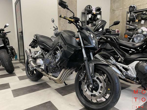 Black Honda CB 2015 in Riga, with an engine capacity of 0.65 L and mileage of 14 thousand km for 4199 €, photo 6 on AUTOMOTO.COM.LV
