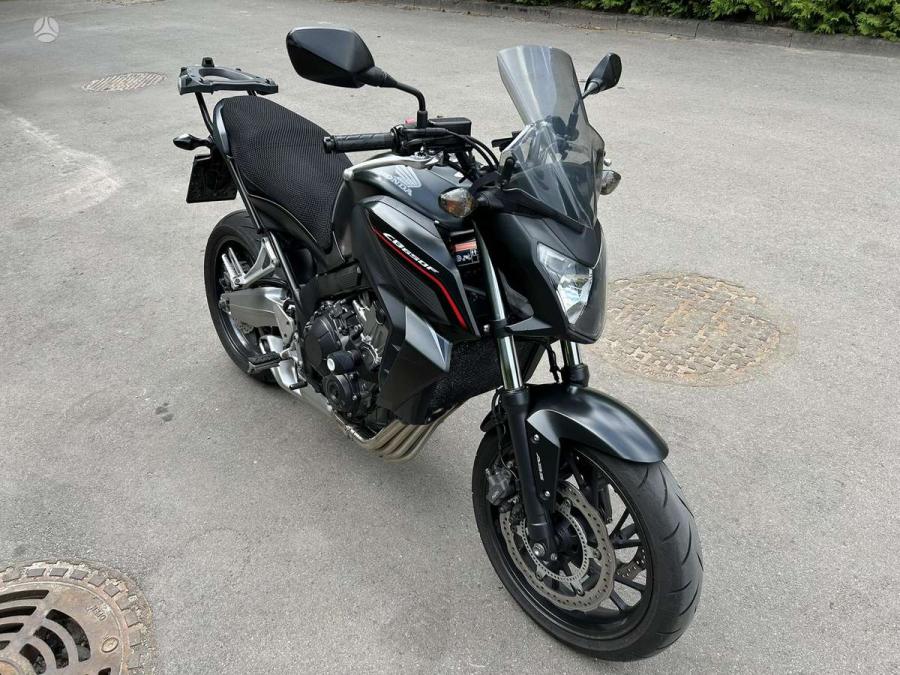 Black Honda CB 2015 in Vilnius, with an engine capacity of 0.65 L and mileage of 73 thousand km for 3600 €, photo 1 on AUTOMOTO.COM.LV