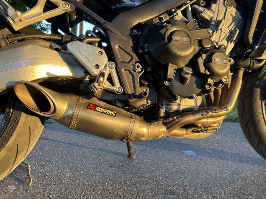 Black Honda CB 2015 in Vilnius, with an engine capacity of 0.00 L and mileage of 19 thousand km for 4000 €, photo 18 on AUTOMOTO.COM.LV