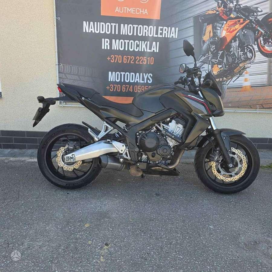 Black Honda CB 2015 in Panevezys, with an engine capacity of 0.65 L and mileage of 37 thousand km for 3200 €, photo 4 on AUTOMOTO.COM.LV