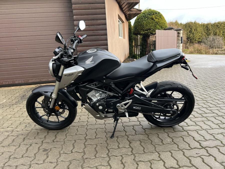 Melns Honda CB 2018 Prienai, ar dzinēja tilpumu 0.13 L un nobraukumu 17 tūkst. km par 2750 €, foto 8 vietnē AUTOMOTO.COM.LV