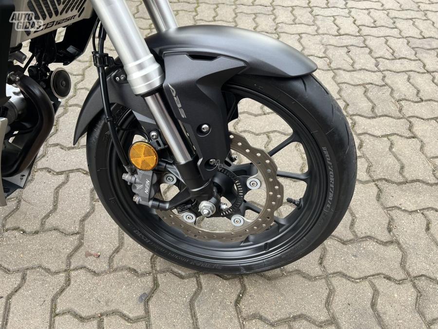 Melns Honda CB 2018 Prienai, ar dzinēja tilpumu 0.13 L un nobraukumu 17 tūkst. km par 2750 €, foto 14 vietnē AUTOMOTO.COM.LV