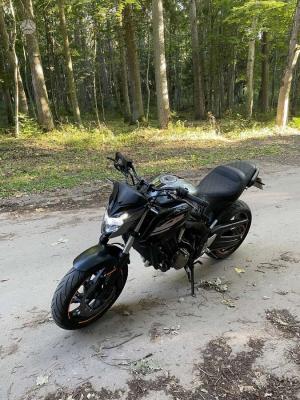 Melns Honda CB 2018 Šauļi, ar dzinēja tilpumu 0.65 L un nobraukumu 33 tūkst. km par 3999 €, foto 5 vietnē AUTOMOTO.COM.LV