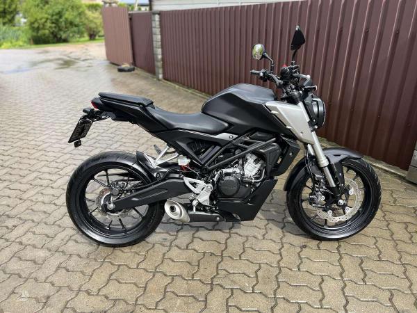 Melns Honda CB 2018 Prienai, ar dzinēja tilpumu 0.13 L un nobraukumu 20 tūkst. km par 2999 €, foto 3 vietnē AUTOMOTO.COM.LV