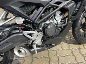 Black Honda CB 2018 in Prienai, with an engine capacity of 0.13 L and mileage of 20 thousand km for 2999 €, photo 14 on AUTOMOTO.COM.LV