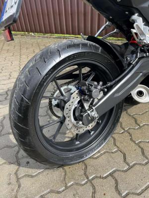 Black Honda CB 2018 in Prienai, with an engine capacity of 0.13 L and mileage of 20 thousand km for 2999 €, photo 15 on AUTOMOTO.COM.LV