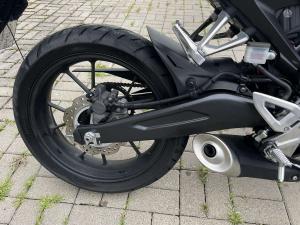Black Honda CB 2018 in Vilnius, with an engine capacity of 0.13 L and mileage of 8 thousand km for 3490 €, photo 12 on AUTOMOTO.COM.LV