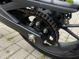 Black Honda CB 2018 in Vilnius, with an engine capacity of 0.13 L and mileage of 8 thousand km for 3490 €, photo 20 on AUTOMOTO.COM.LV