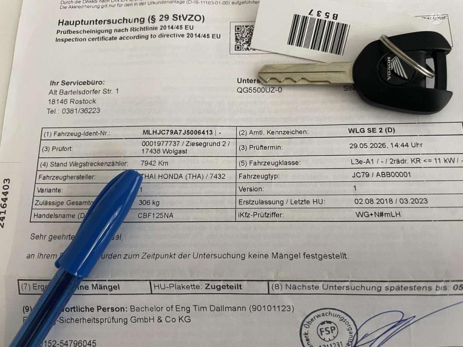 Black Honda CB 2018 in Vilnius, with an engine capacity of 0.13 L and mileage of 8 thousand km for 3490 €, photo 26 on AUTOMOTO.COM.LV