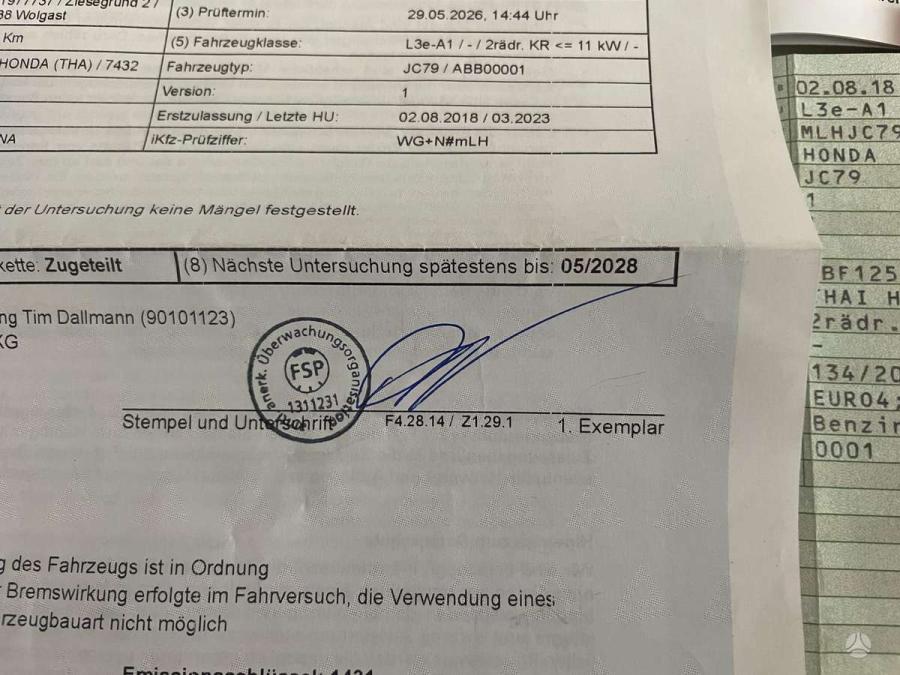 Black Honda CB 2018 in Vilnius, with an engine capacity of 0.13 L and mileage of 8 thousand km for 3490 €, photo 27 on AUTOMOTO.COM.LV