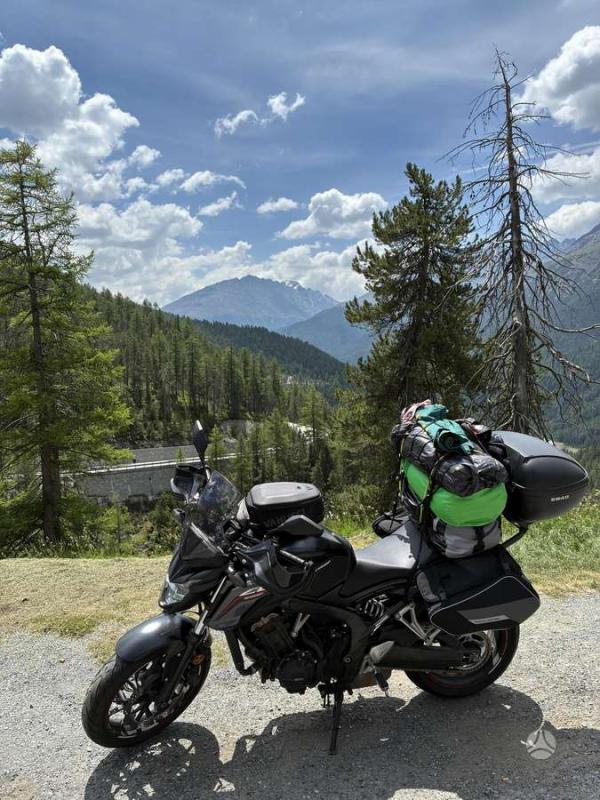 Black Honda CB 2018 in Kaunas, with an engine capacity of 0.00 L and mileage of 30 thousand km for 5500 €, photo 7 on AUTOMOTO.COM.LV