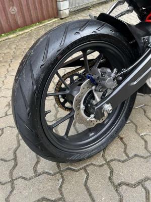 Black Honda CB 2018 in Prienai, with an engine capacity of 0.13 L and mileage of 18 thousand km for 3150 €, photo 15 on AUTOMOTO.COM.LV