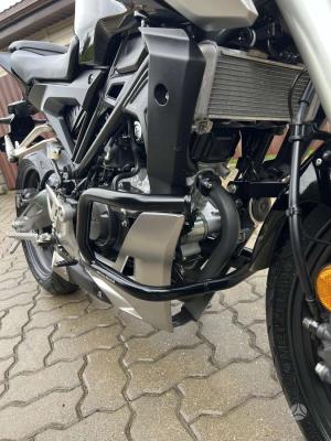 Black Honda CB 2018 in Prienai, with an engine capacity of 0.13 L and mileage of 18 thousand km for 3150 €, photo 19 on AUTOMOTO.COM.LV