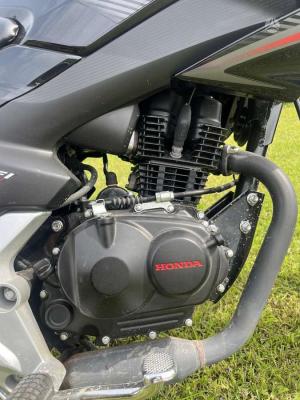 Black Honda CB 2018 in Marijampole, with an engine capacity of 0.13 L and mileage of 10 thousand km for 2050 €, photo 6 on AUTOMOTO.COM.LV
