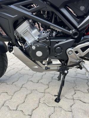 Melns Honda CB 2018 Prienai, ar dzinēja tilpumu 0.13 L un nobraukumu 12 tūkst. km par 3050 €, foto 17 vietnē AUTOMOTO.COM.LV