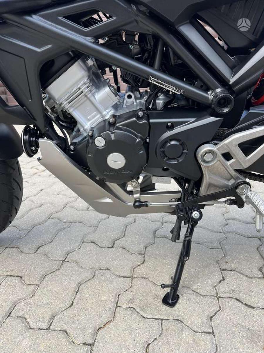 Melns Honda CB 2018 Prienai, ar dzinēja tilpumu 0.13 L un nobraukumu 12 tūkst. km par 3050 €, foto 17 vietnē AUTOMOTO.COM.LV
