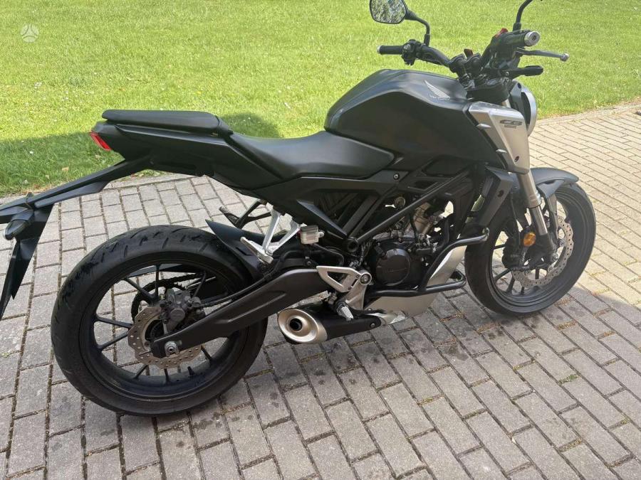 Melns Honda CB 2018 Panevēža, ar dzinēja tilpumu 0.13 L un nobraukumu 13 tūkst. km par 3000 €, foto 5 vietnē AUTOMOTO.COM.LV
