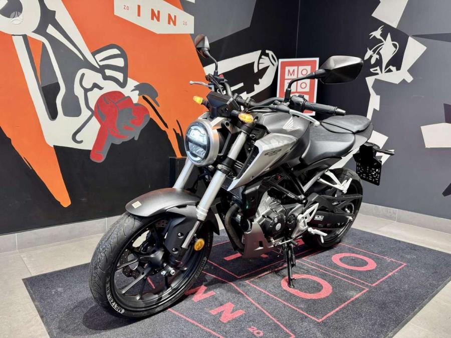 Melns Honda CB 2019 Viļņa, ar dzinēja tilpumu 0.13 L un nobraukumu 18 tūkst. km par 3199 €, foto 3 vietnē AUTOMOTO.COM.LV