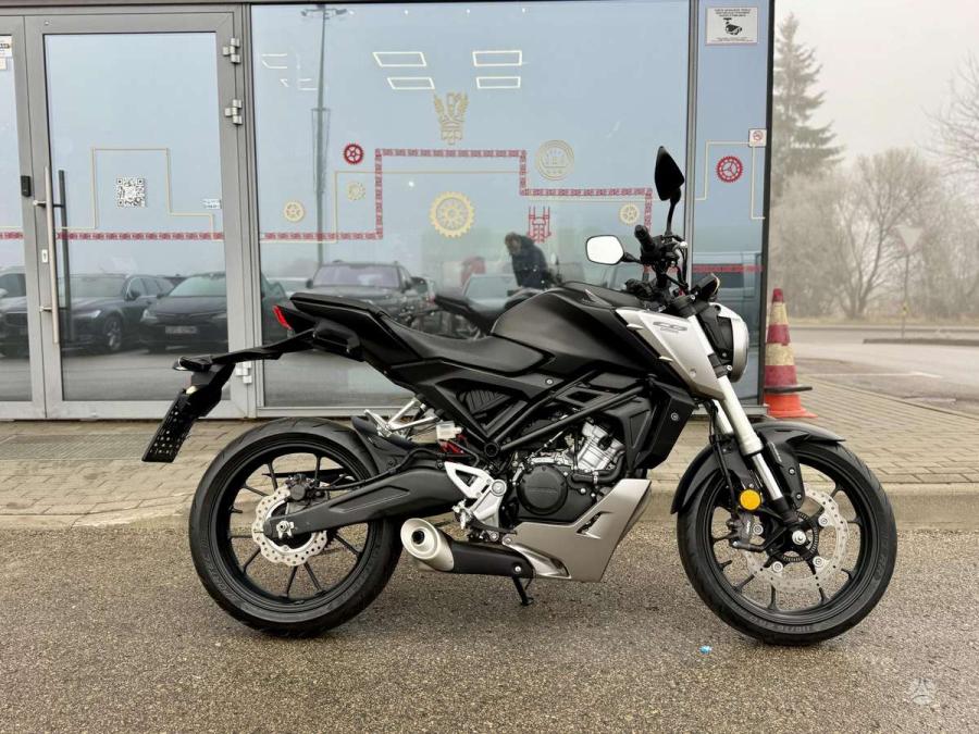 Melns Honda CB 2019 Viļņa, ar dzinēja tilpumu 0.13 L un nobraukumu 18 tūkst. km par 3199 €, foto 7 vietnē AUTOMOTO.COM.LV