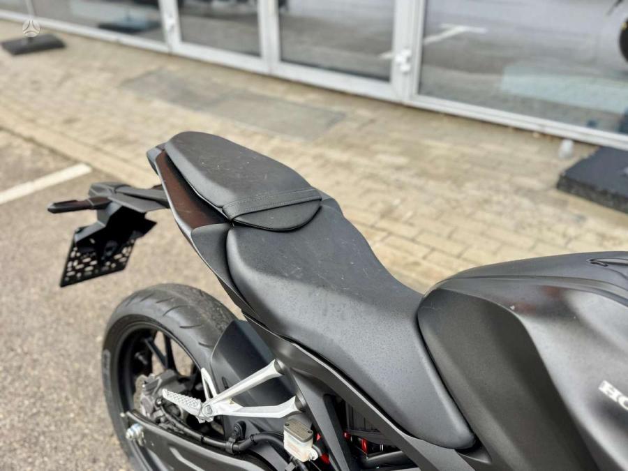 Melns Honda CB 2019 Viļņa, ar dzinēja tilpumu 0.13 L un nobraukumu 18 tūkst. km par 3199 €, foto 17 vietnē AUTOMOTO.COM.LV