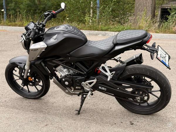Melns Honda CB 2019 Jurbarkas, ar dzinēja tilpumu 0.13 L un nobraukumu 18 tūkst. km par 3000 €, foto 4 vietnē AUTOMOTO.COM.LV