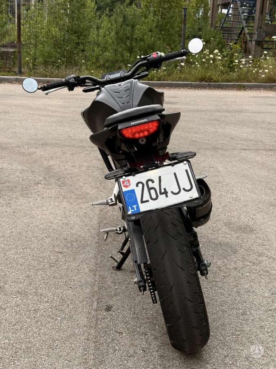 Melns Honda CB 2019 Jurbarkas, ar dzinēja tilpumu 0.13 L un nobraukumu 18 tūkst. km par 3000 €, foto 11 vietnē AUTOMOTO.COM.LV